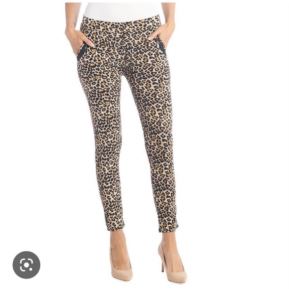 Coco + Carmen | Pants & Jumpsuits | Coco Carmen Jasmine Zip Pocket Leopard Leggings | Poshmark